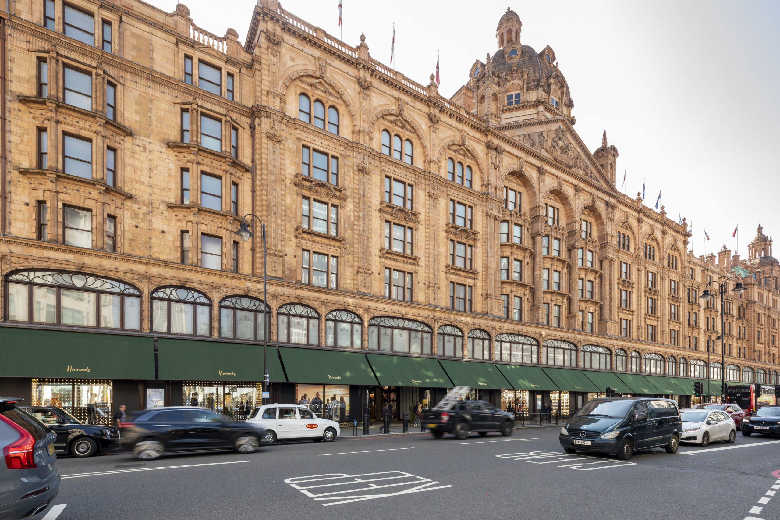 Make rolls out first stage of work on Harrods’ historic facades as ...